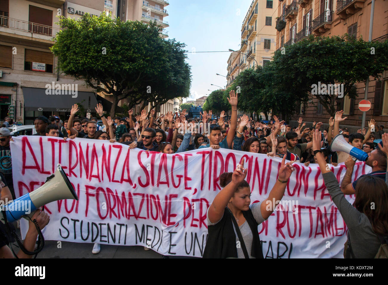 Student work mcdonald's hi-res stock photography and images - Alamy