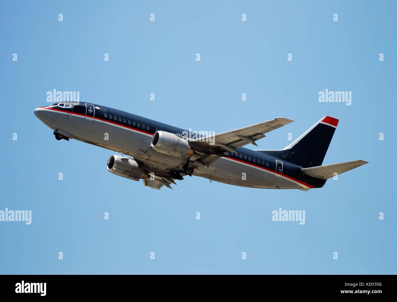 Plane pasenger hi-res stock photography and images - Alamy