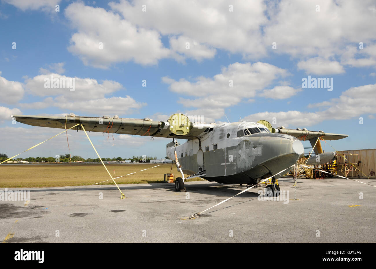 Vintage seaplane hi-res stock photography and images - Alamy