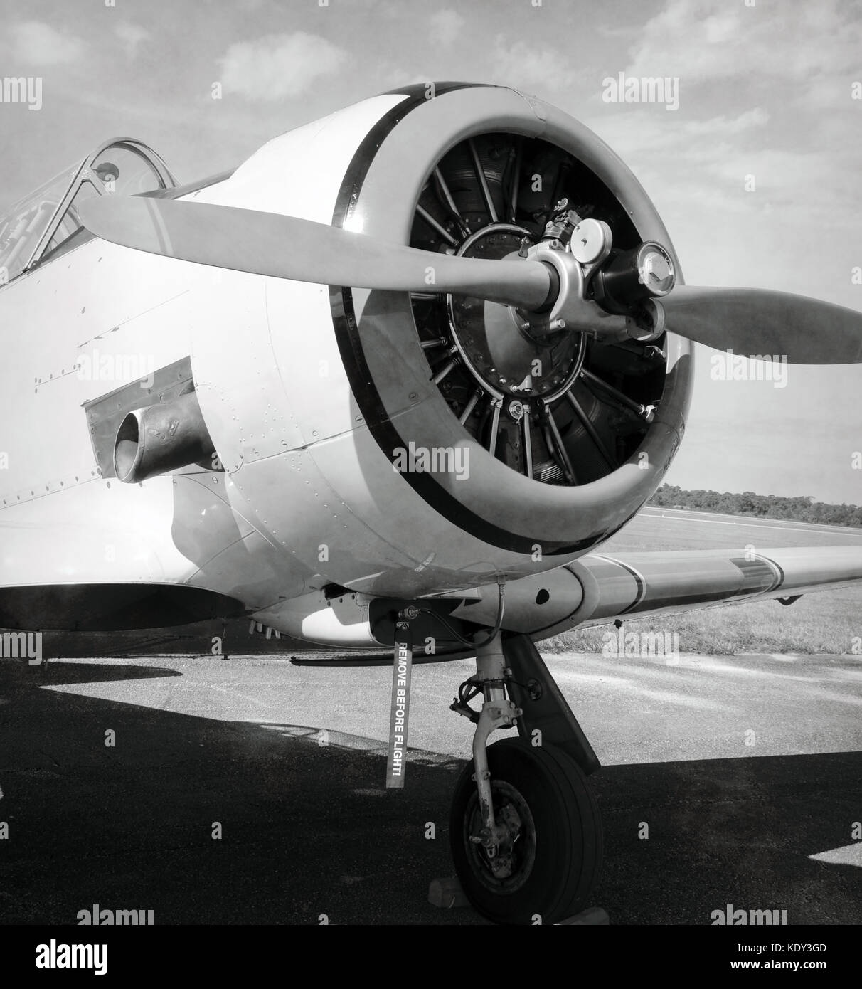 Vintage airplane engine and propeller view Stock Photo - Alamy