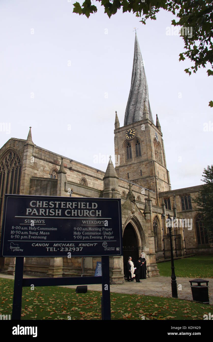 Chesterfield st mary and all saints parish church hi-res stock ...