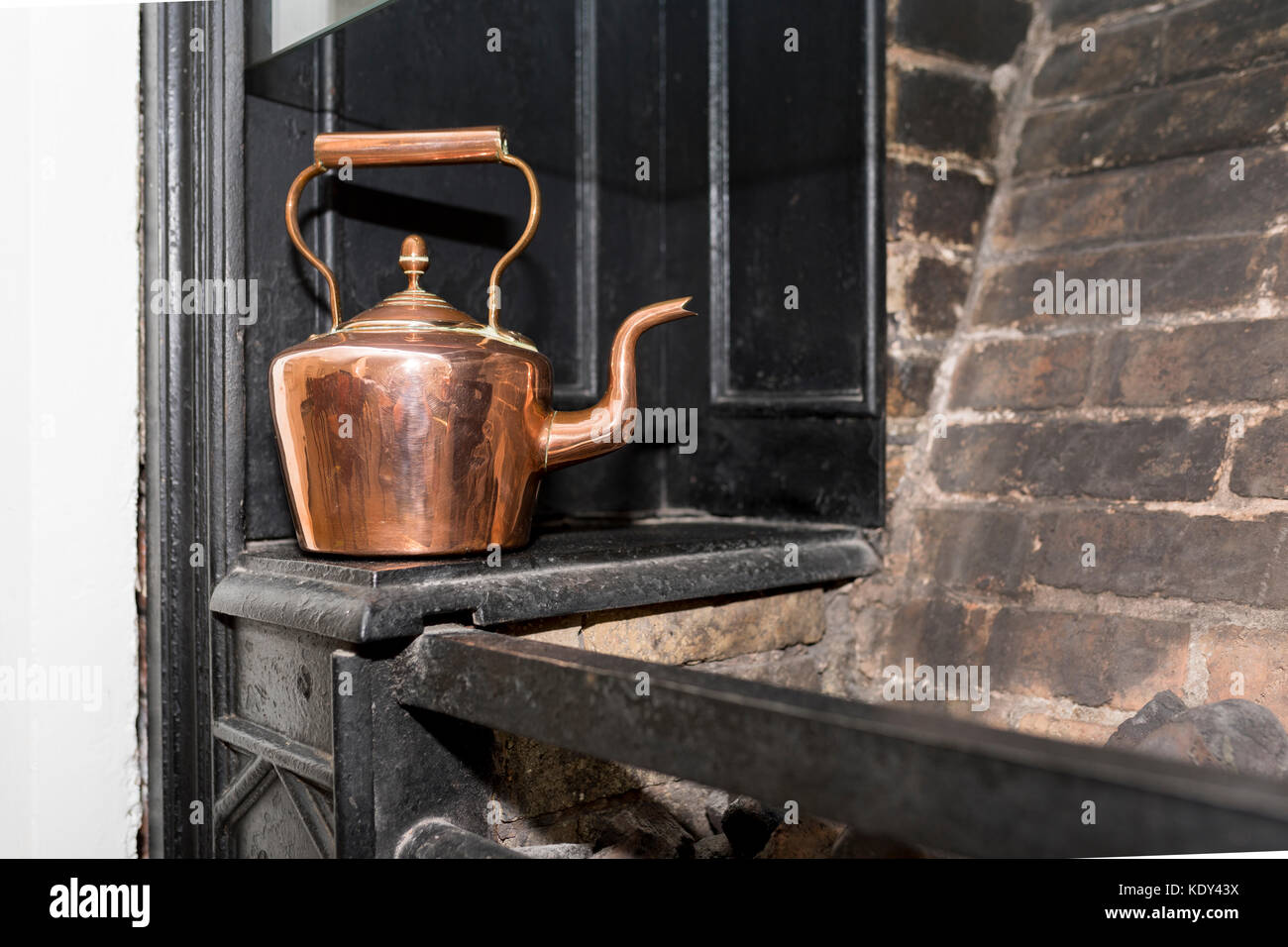 Vintage kitchen stove hi-res stock photography and images - Alamy