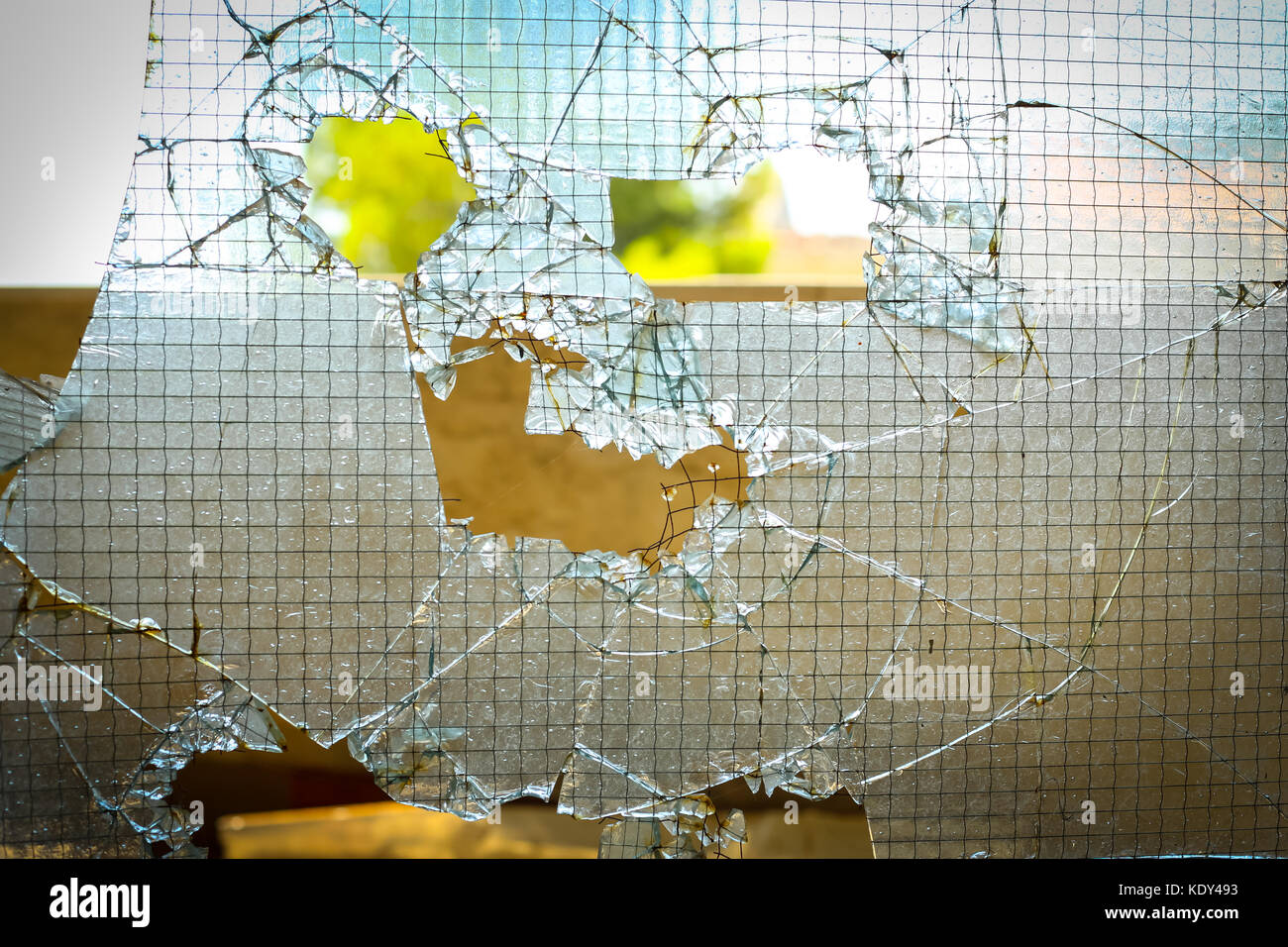 Broken Wire Stock Photos & Broken Wire Stock Images - Alamy