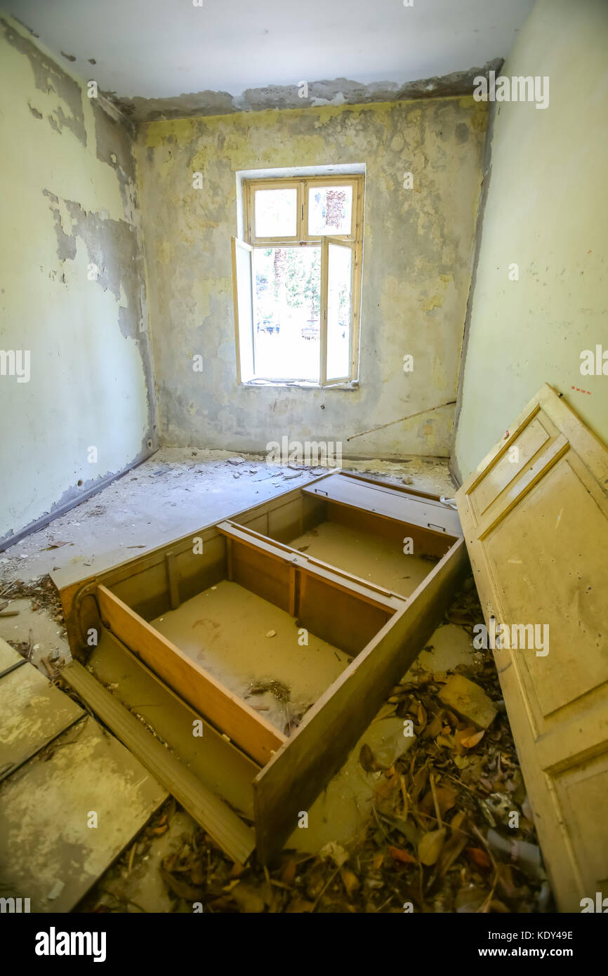 Filthy hotel room hi-res stock photography and images - Alamy