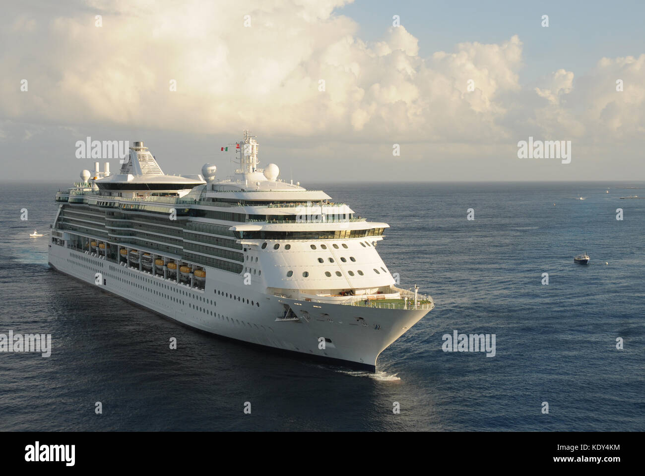 Modern ocean liner approching port of call Stock Photo - Alamy