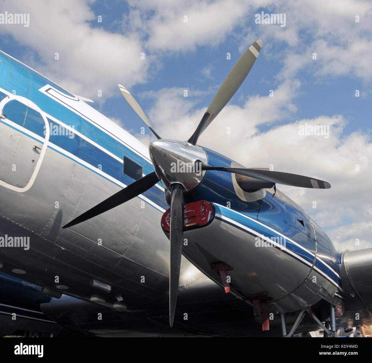 Large turboprop airplane engine and propeller Stock Photo - Alamy