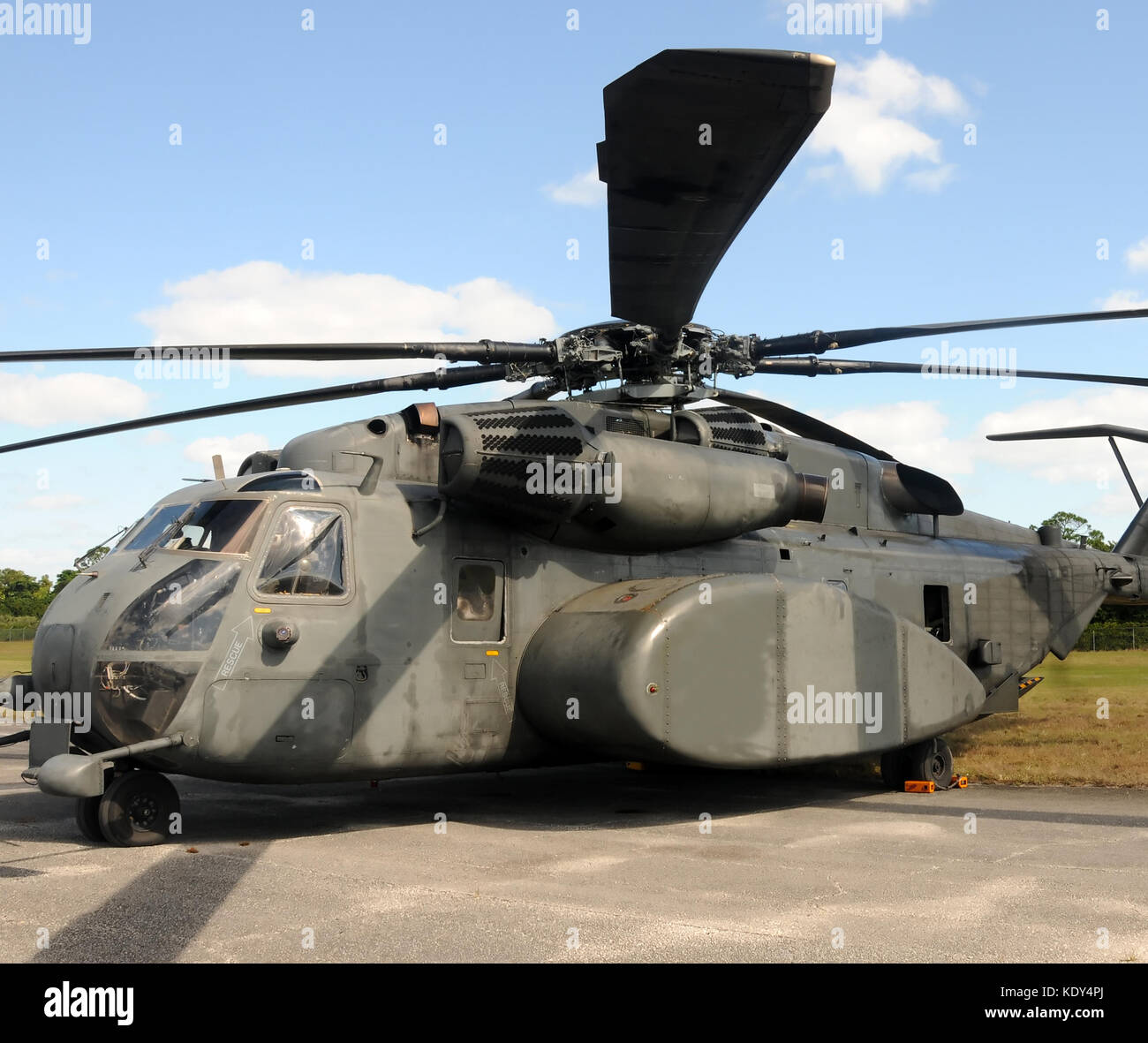 Heavy transport helicopter hi-res stock photography and images - Alamy