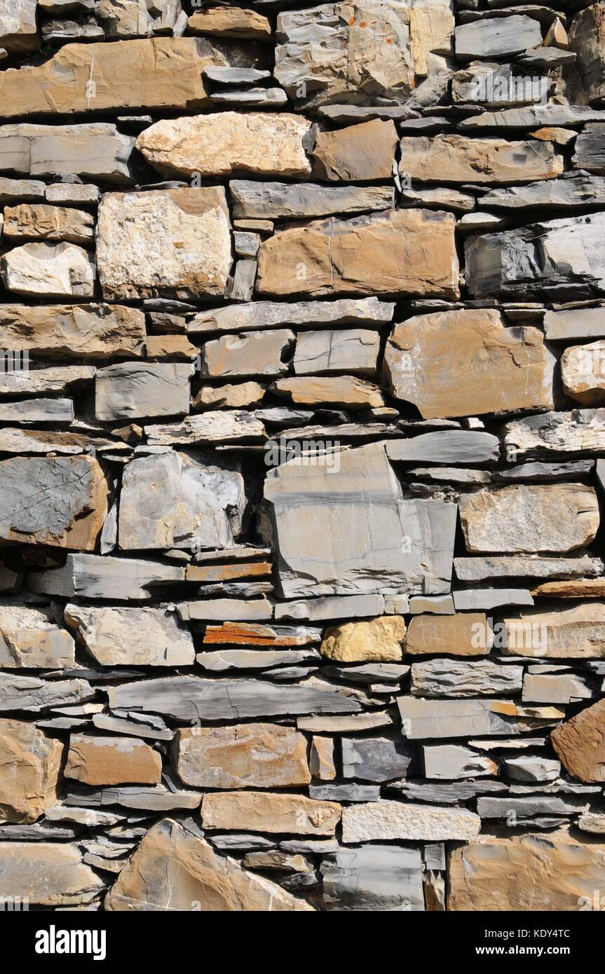 Traditional appennine stone hi-res stock photography and images - Alamy