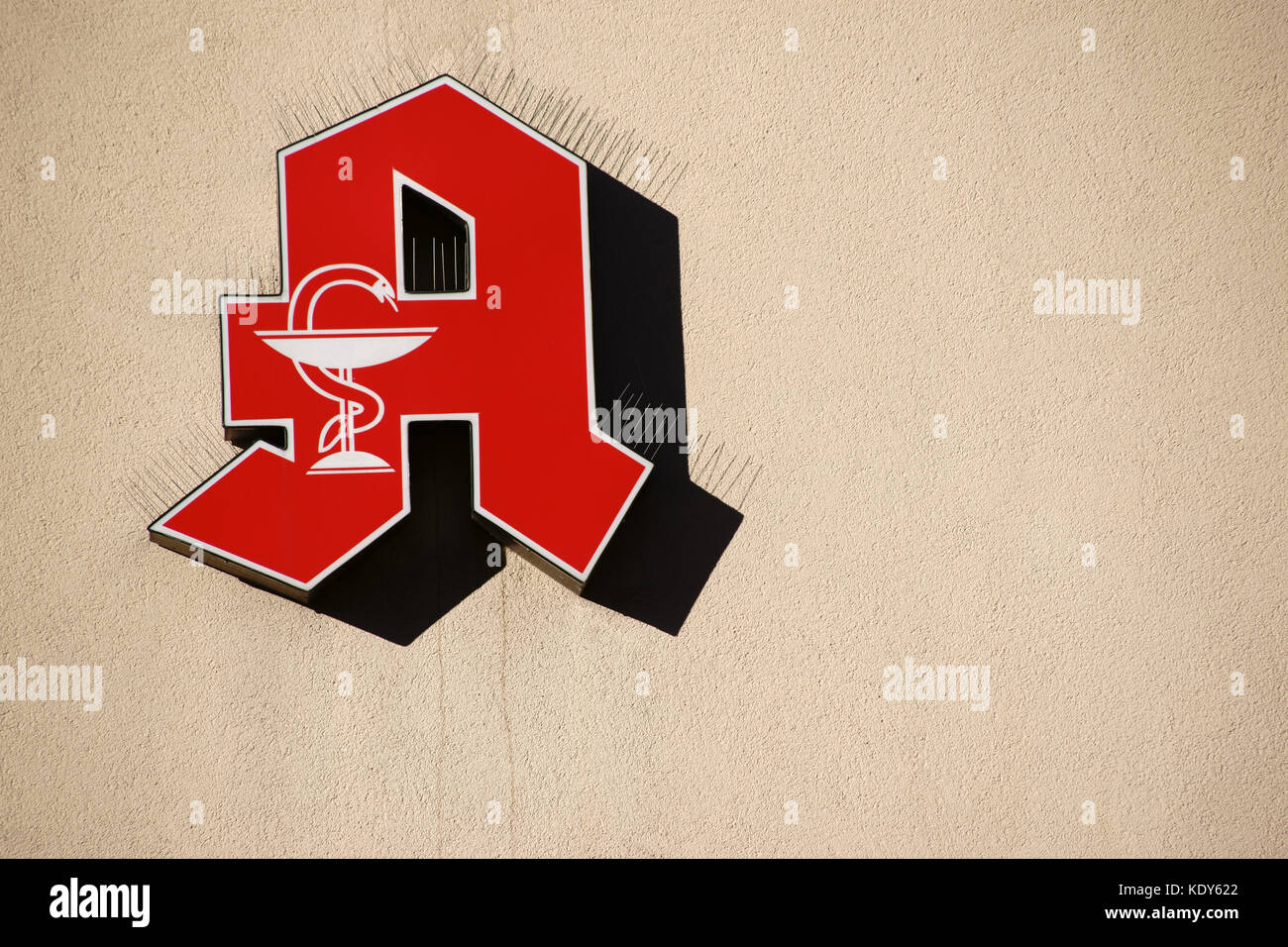 Red pharmacy sign hi-res stock photography and images - Alamy