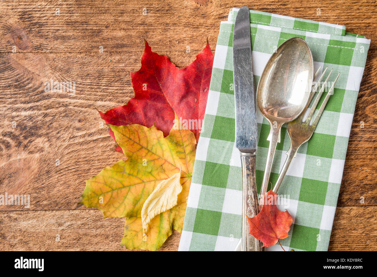 Rustic table setting thanksgiving hi-res stock photography and images ...