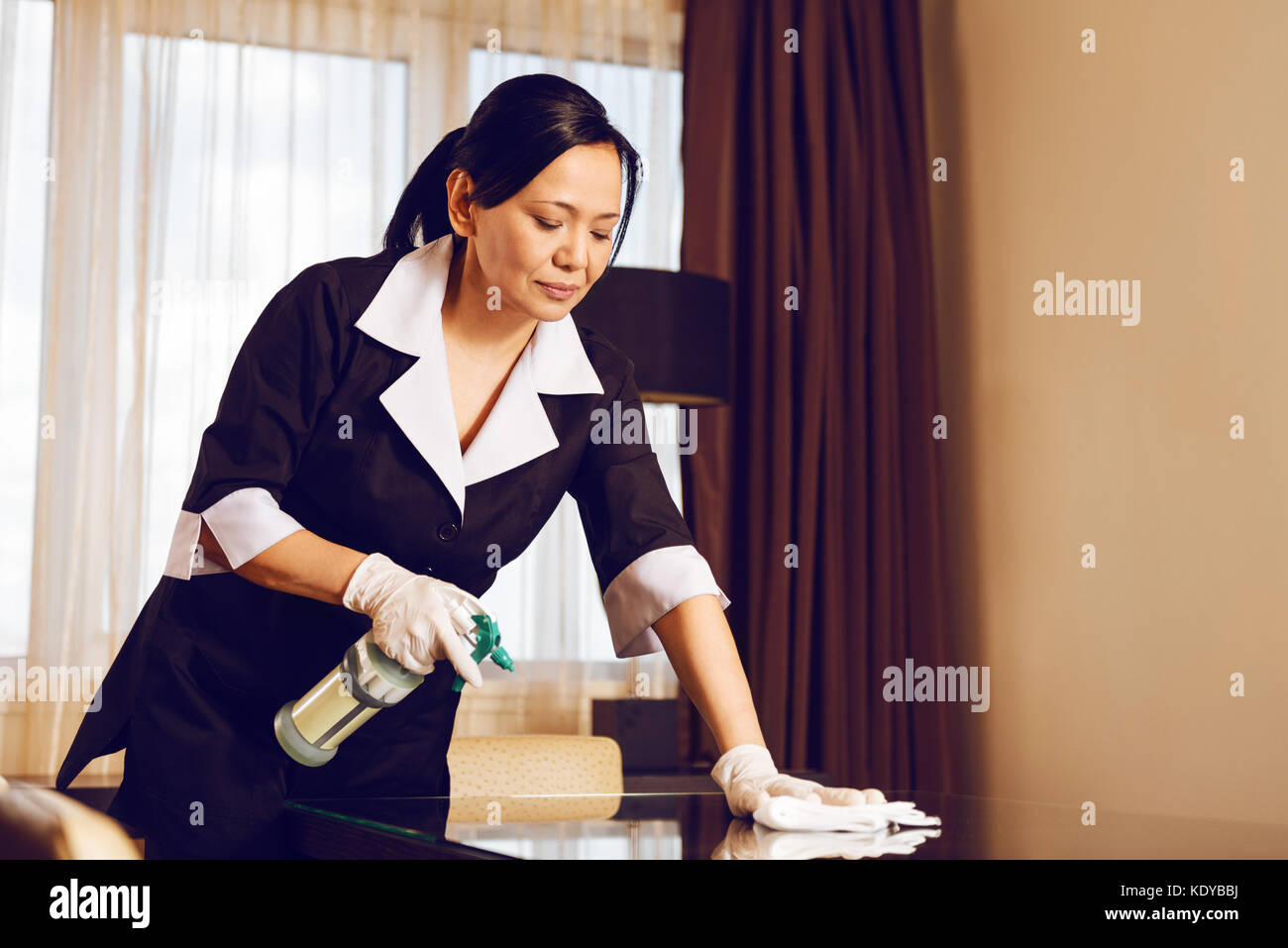Polishing furniture hi-res stock photography and images - Alamy