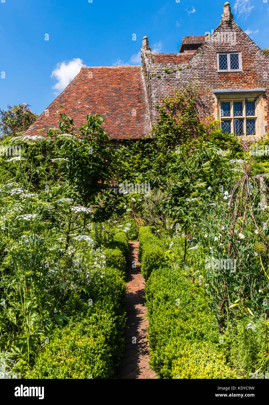 Sissinghurst Castle Garden High Resolution Stock Photography and Images ...