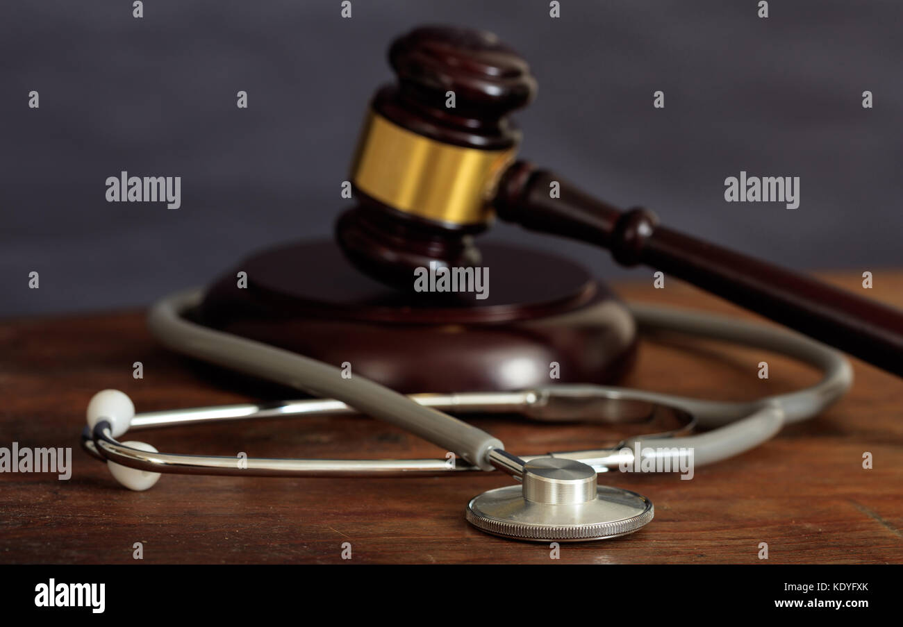 Gavel and stethoscope hi-res stock photography and images - Alamy