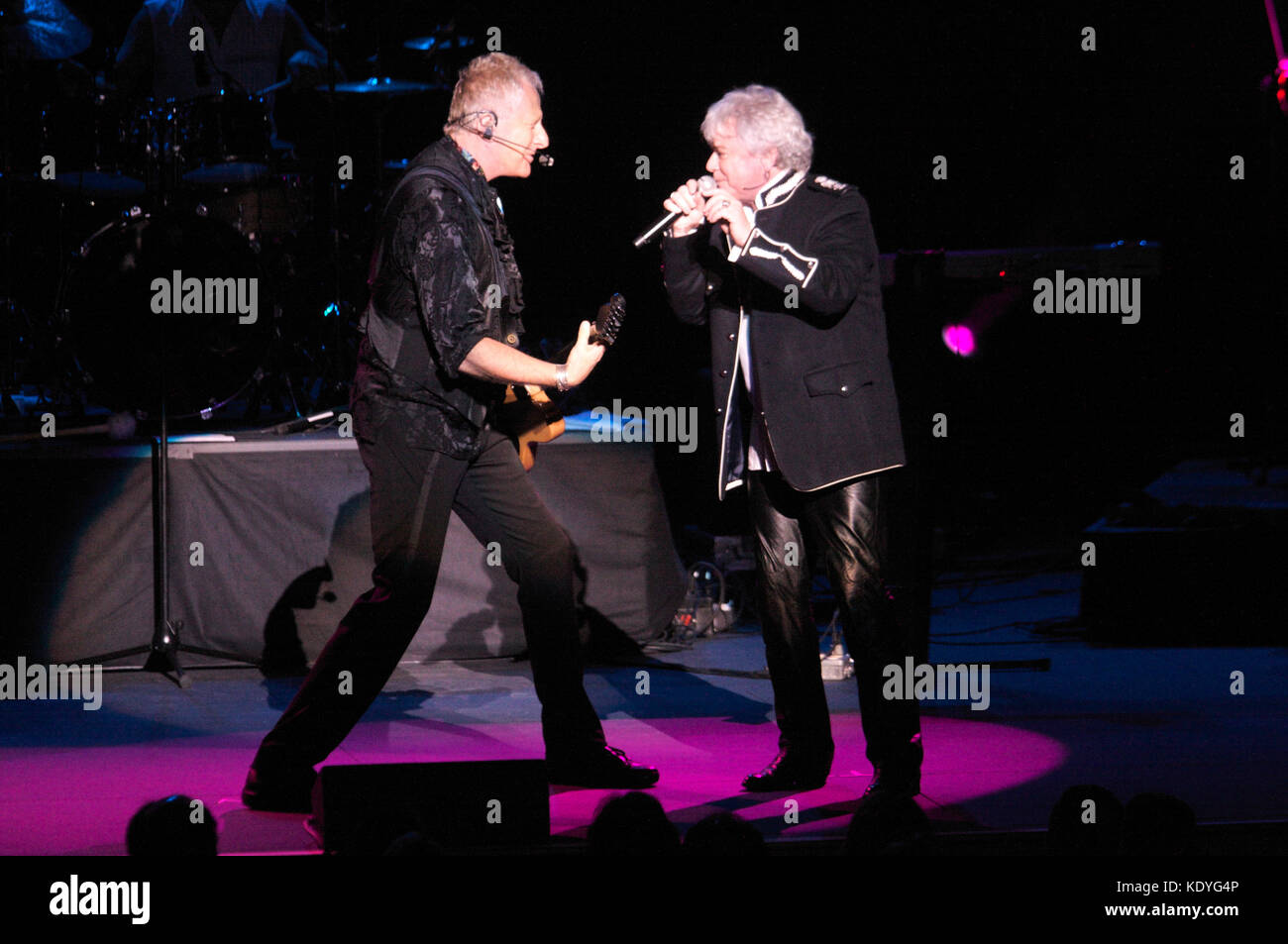 Air supply in concert hi-res stock photography and images - Alamy