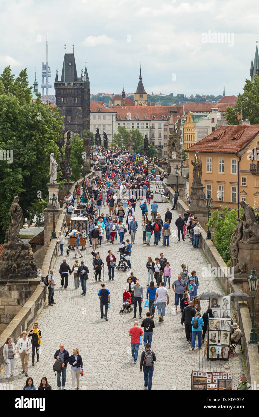 Prague charles bridge crowded hi-res stock photography and images - Alamy