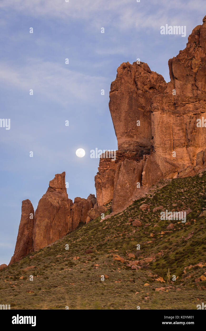 Sonoran desert sunset moon hi-res stock photography and images - Alamy