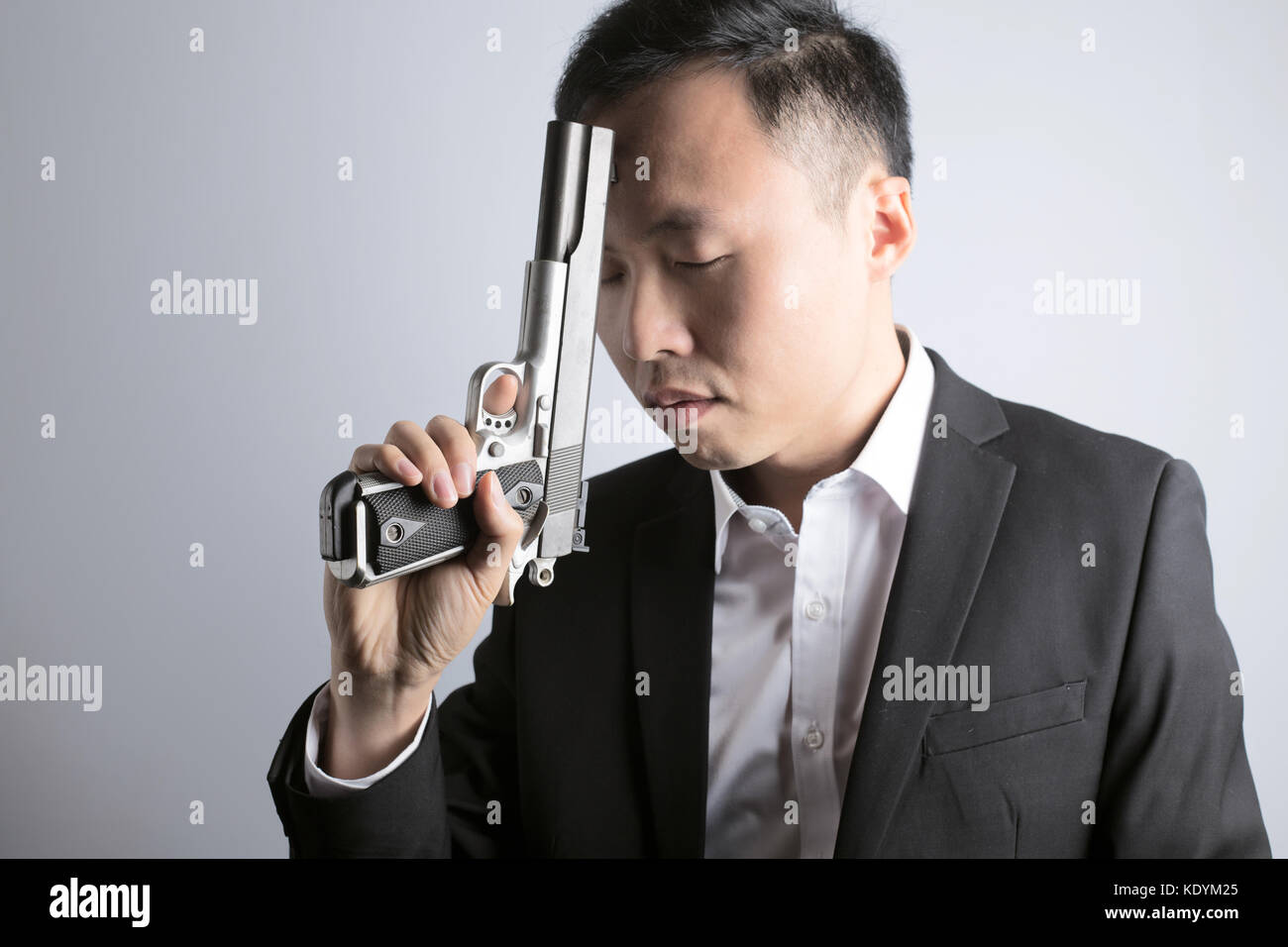 man with gun Stock Photo - Alamy