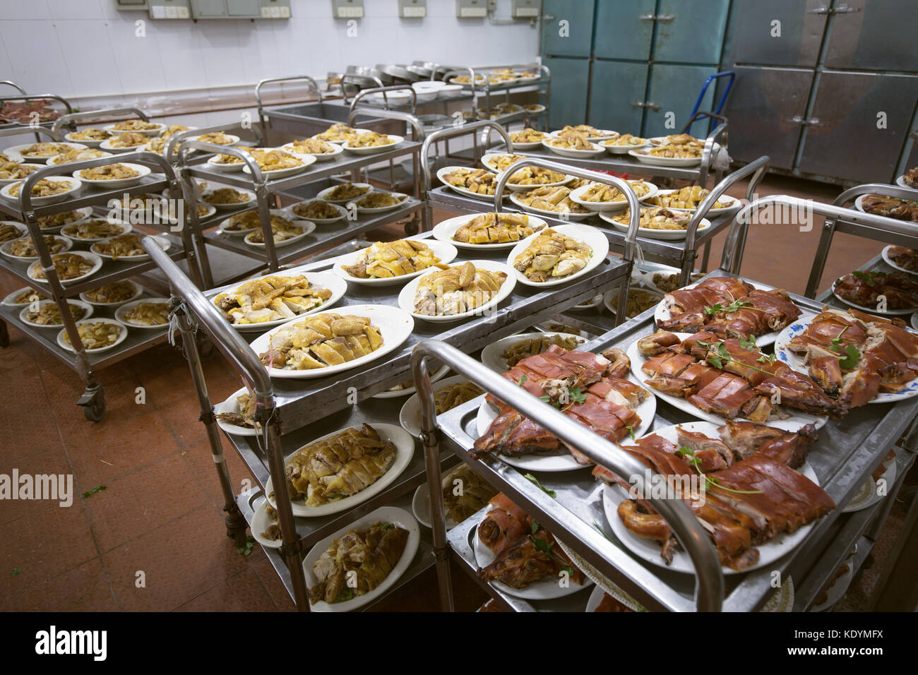 Chinese restaurant kitchen hi-res stock photography and images - Alamy