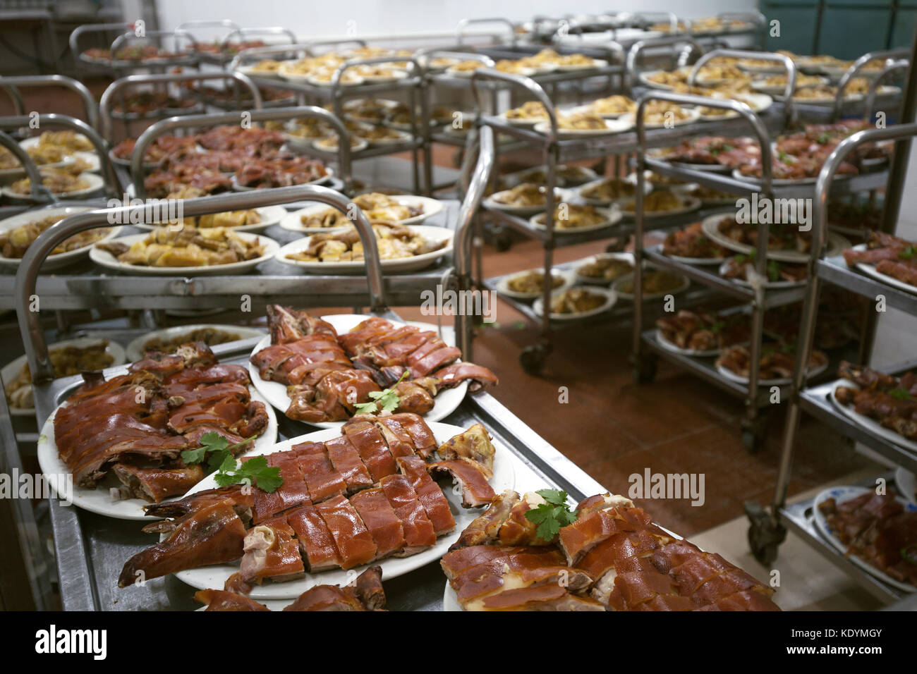 Chinese restaurant kitchen Stock Photo - Alamy