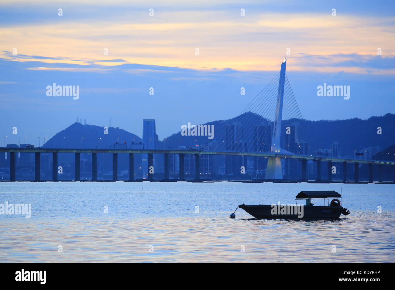 Silhouette of Ha Pak Nai wetland low tidal wave, the oyster field ...