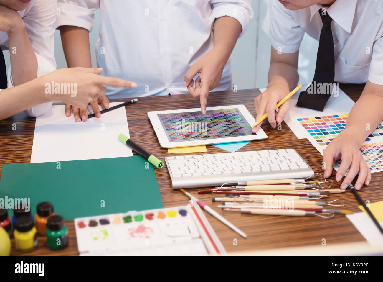 Artist creative meeting or brainstorming, graphic design concept Stock ...