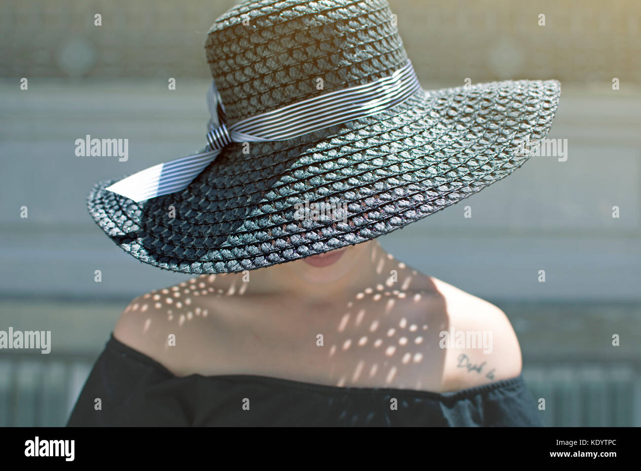 Fashion portrait young woman with hat Stock Photo - Alamy