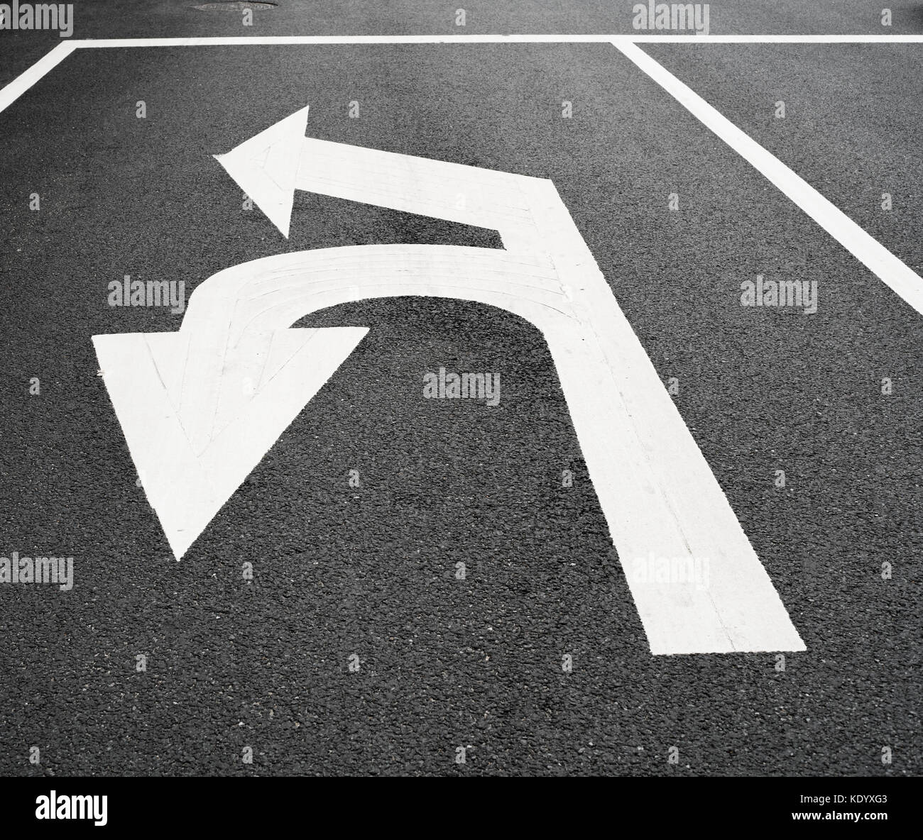 u turn road sign on the road Stock Photo - Alamy