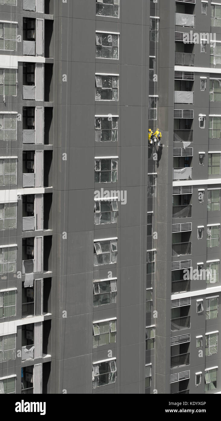 Construction worker climbing scaffolding hi-res stock photography and ...