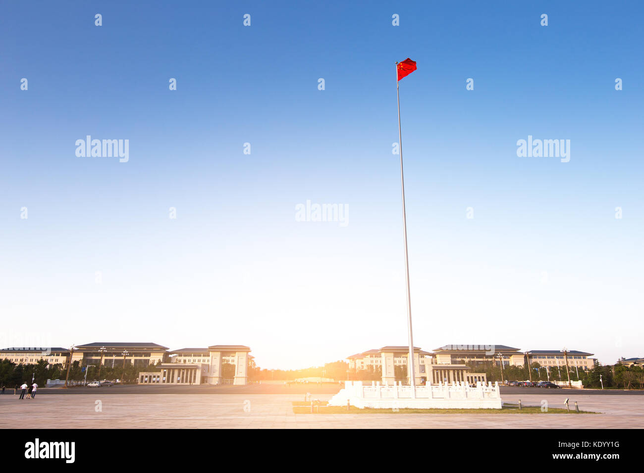 Empty floor and modern building with sunbeam Stock Photo - Alamy