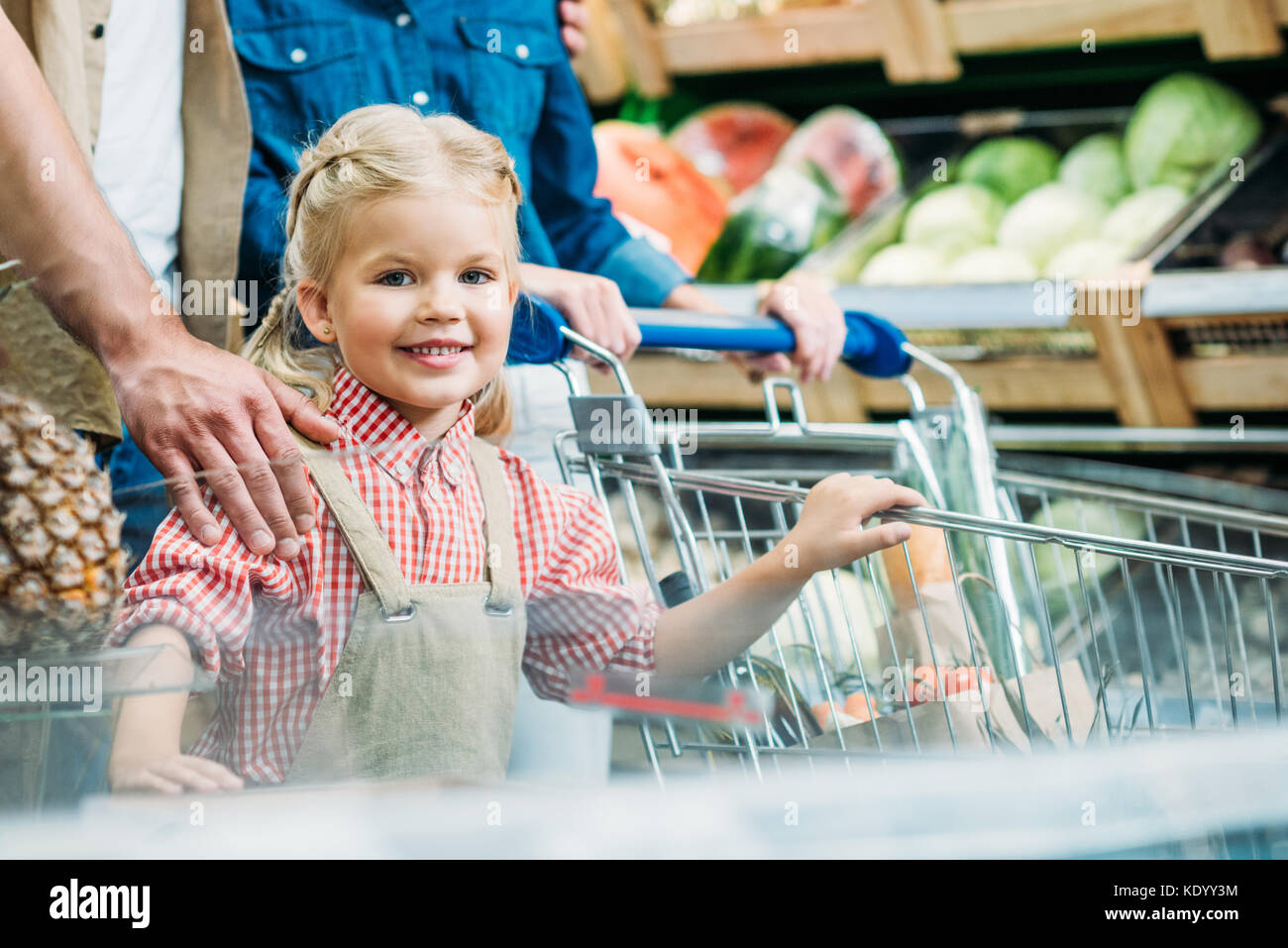 little kid in grocery shop Stock Photo - Alamy