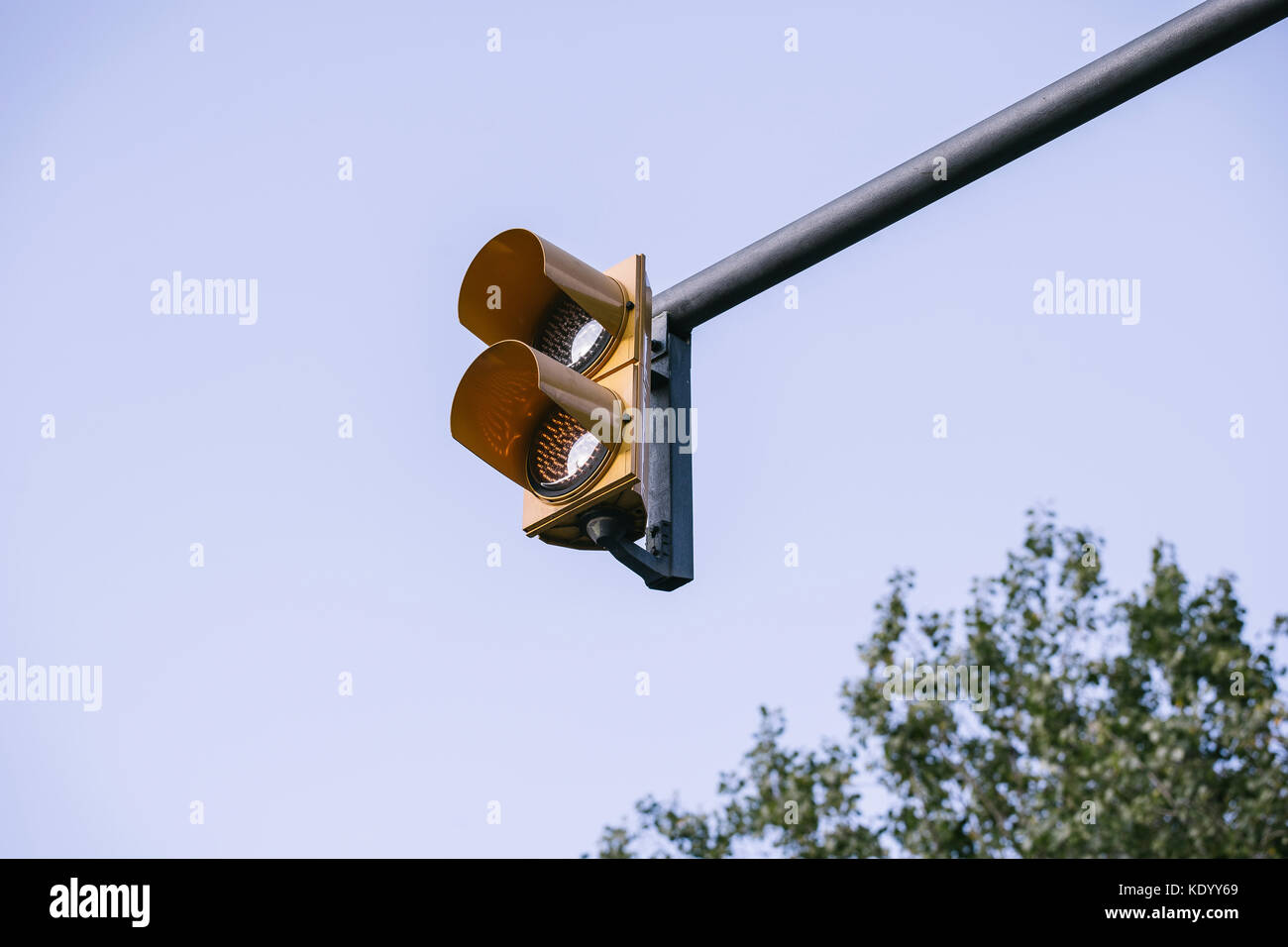 traffic light in amber Stock Photo - Alamy
