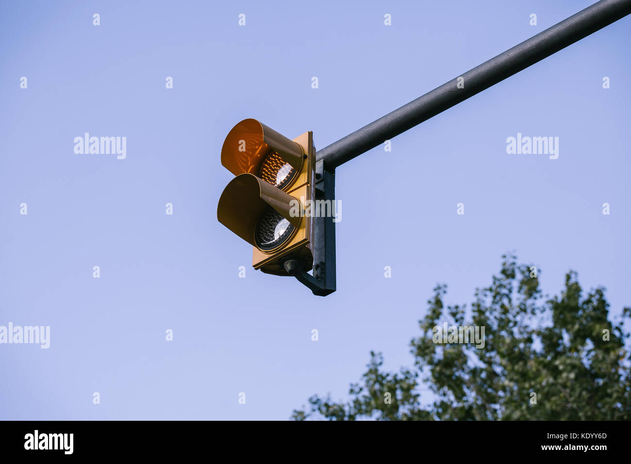 traffic light in amber Stock Photo - Alamy