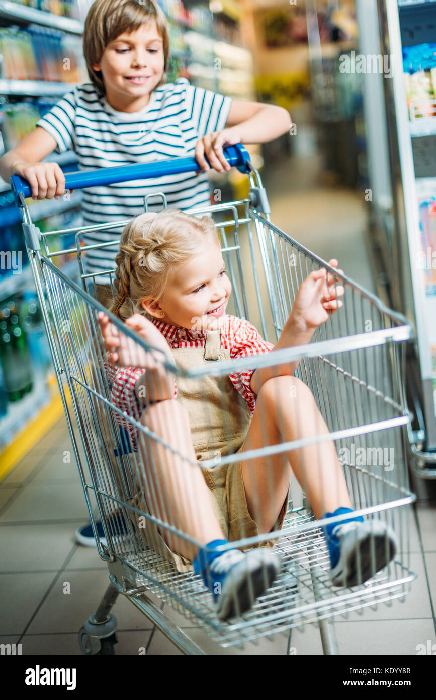 Supermarket cart children hi-res stock photography and images - Alamy