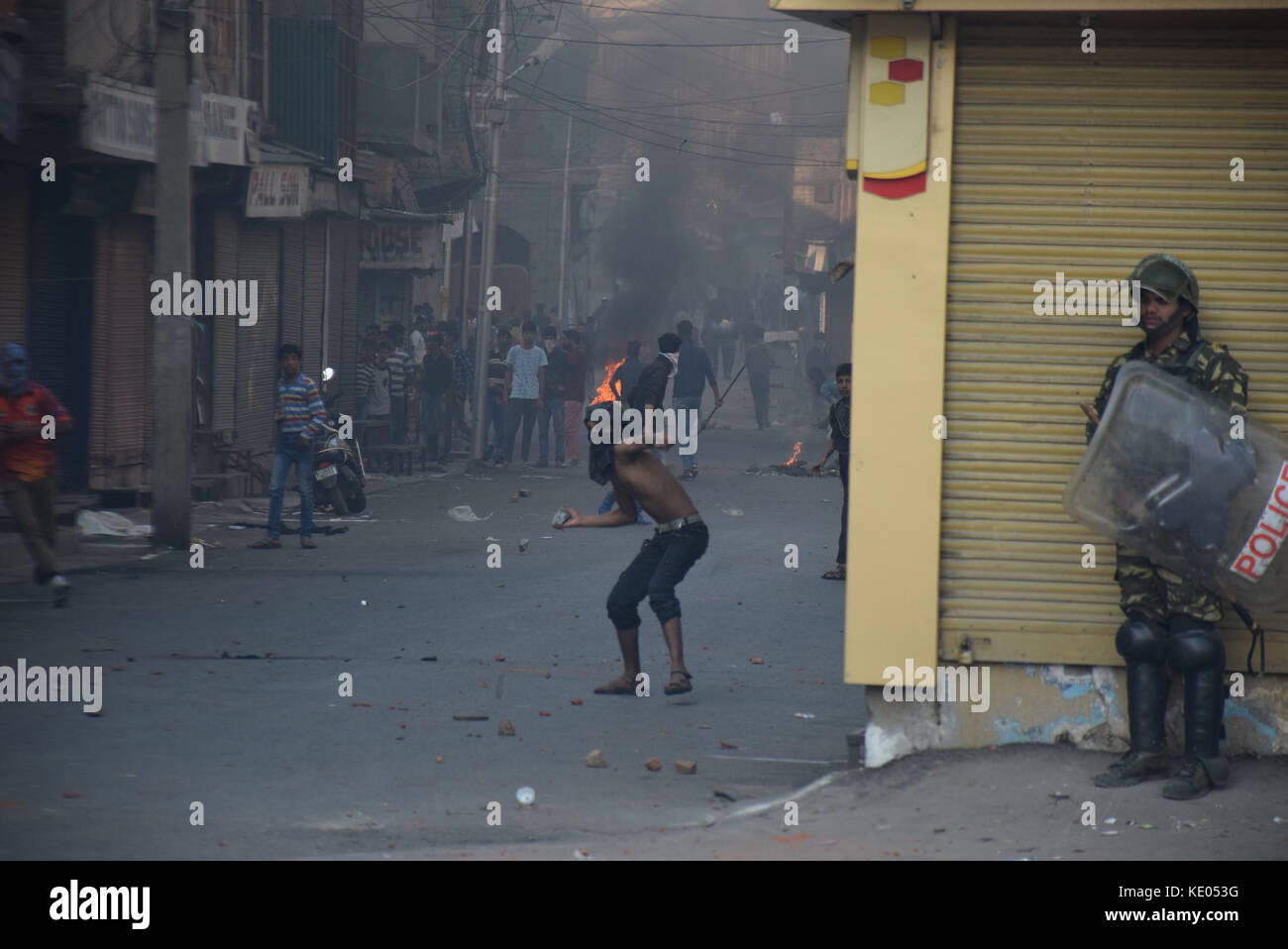 Srinagar, India. 16th Oct, 2017. A braid chopping incident took place ...