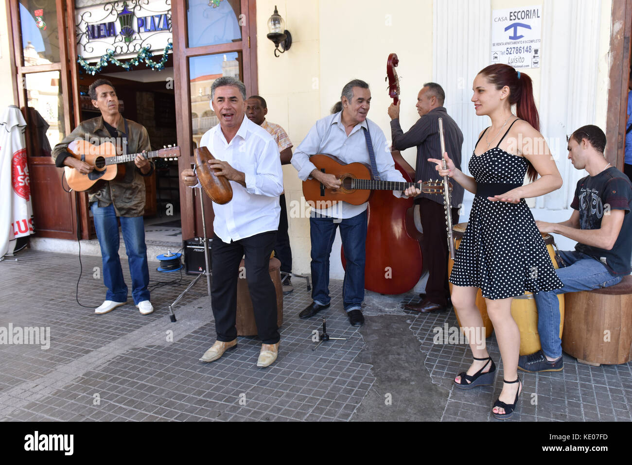 Cuban band playing music Havana Vieja Cuba Stock Photo - Alamy