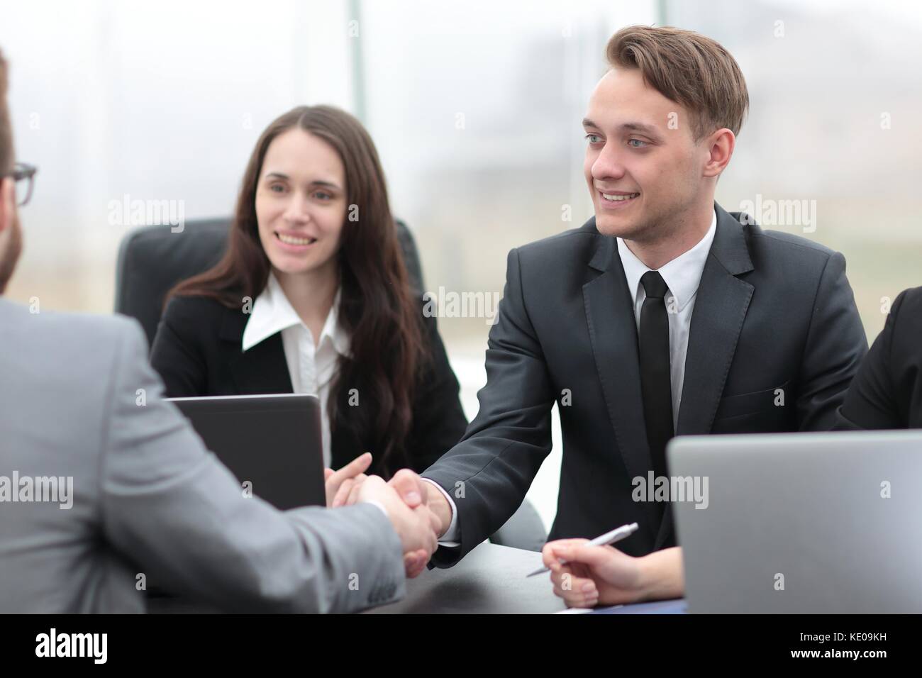 business handshake business partners Stock Photo - Alamy