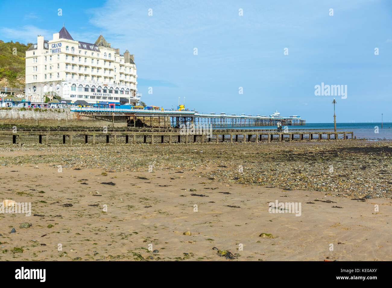 A view of the Grand Hotel and Pier at Llandudno in North Wales Stock ...