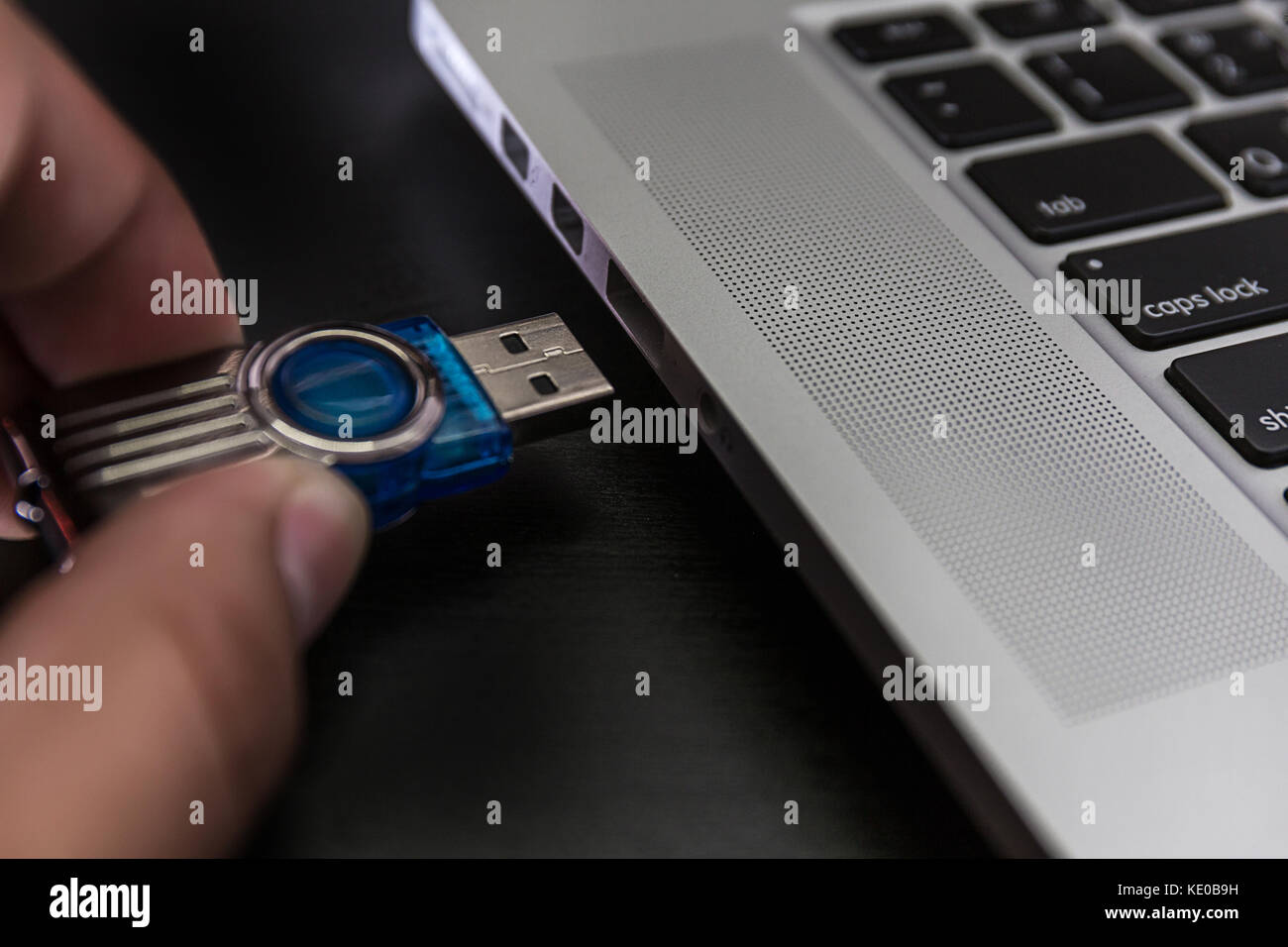 Thumb drive virus hi-res stock photography and images - Alamy