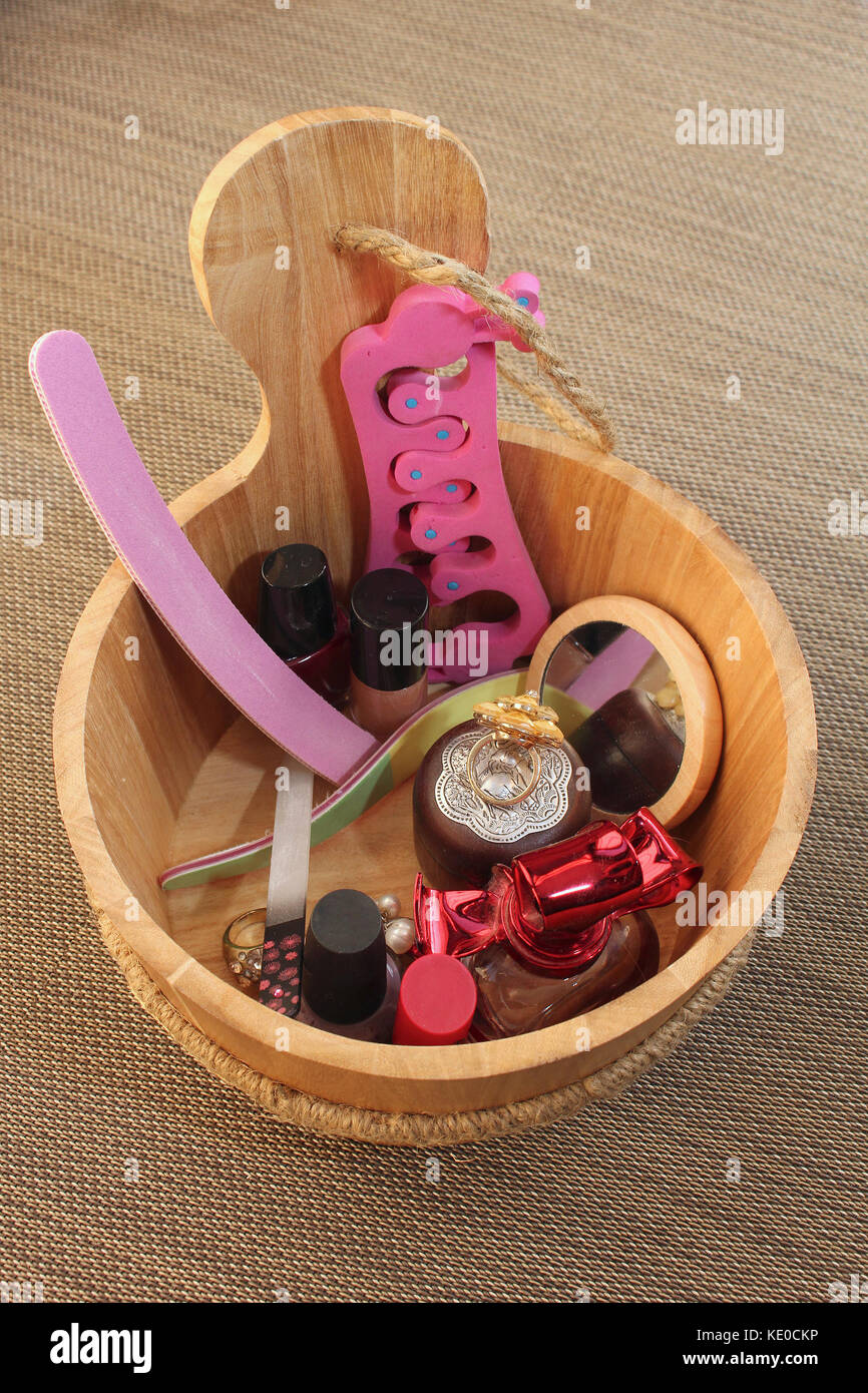 Retro manicure nail set in wooden bucket Stock Photo - Alamy