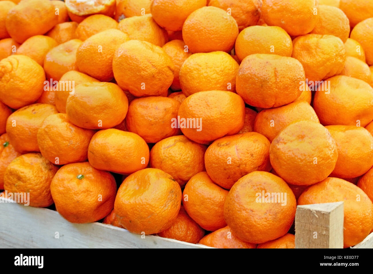 Big oranges hi-res stock photography and images - Alamy