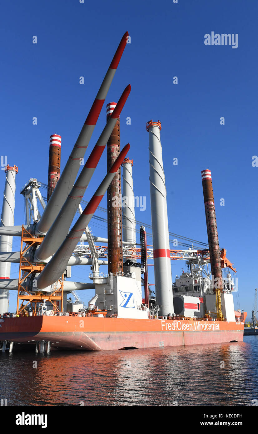 Mukran, Germany. 10th Oct, 2017. The jack-up vessel 'Brave Fern' is ...