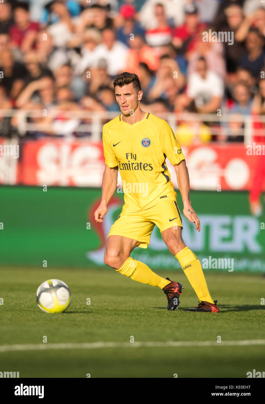 Dijon, France. 14th Oct, 2017. Yuri Berchiche (PSG) Football/Soccer ...