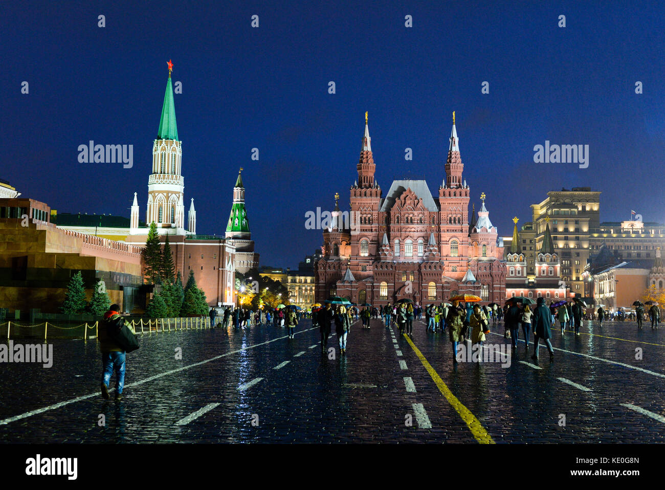 Moscow, Russia. 13th Oct, 2017. The Red Square with the Nicholas Tower ...