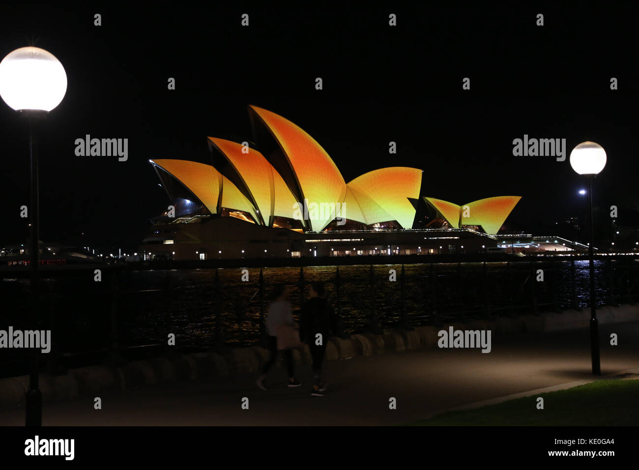 Sydney, Australia. 17th Oct, 2017. The Sydney Opera House was lit up in ...