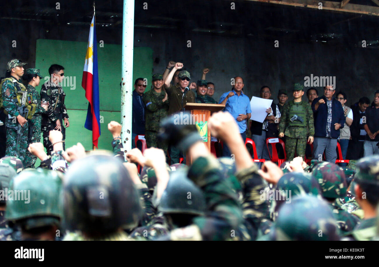 Marawi, The Philippines. 17th Oct, 2017. Philippine President Rodrigo ...