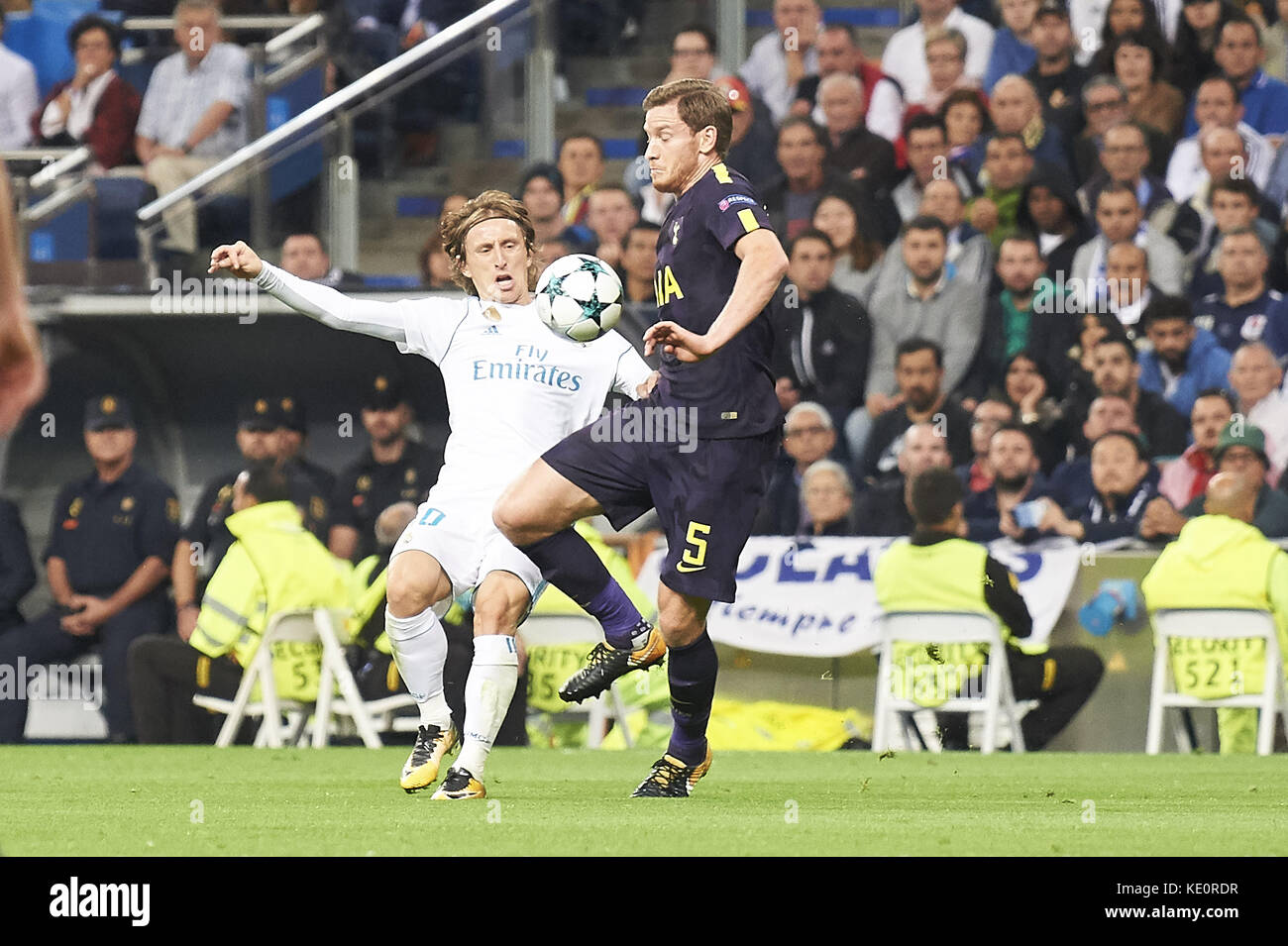 Madrid, Spain. 17th Oct, 2017. Luka Modric (midfielder; Real Madrid) in ...