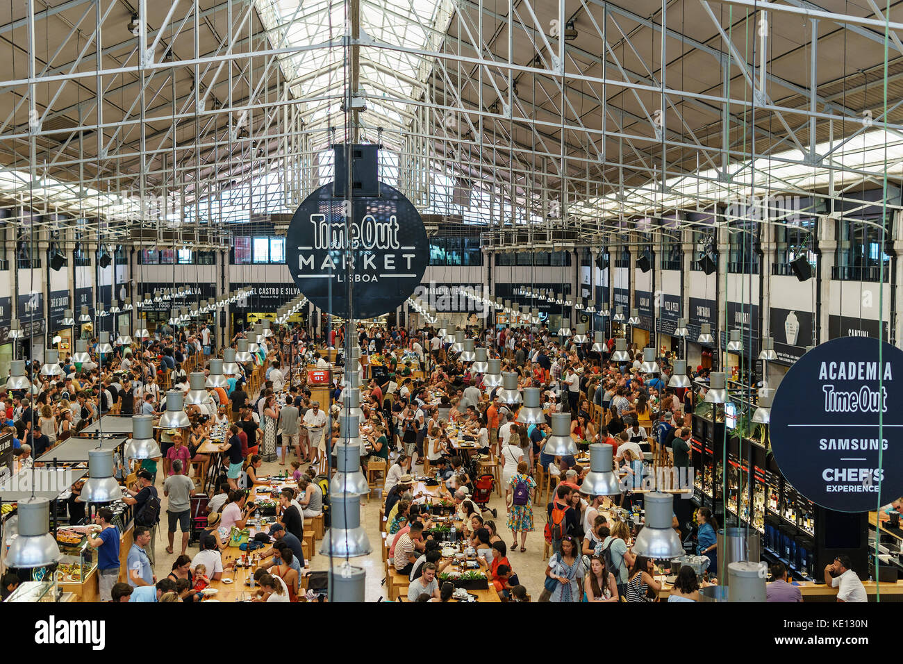 Time out lisbon hi-res stock photography and images - Alamy