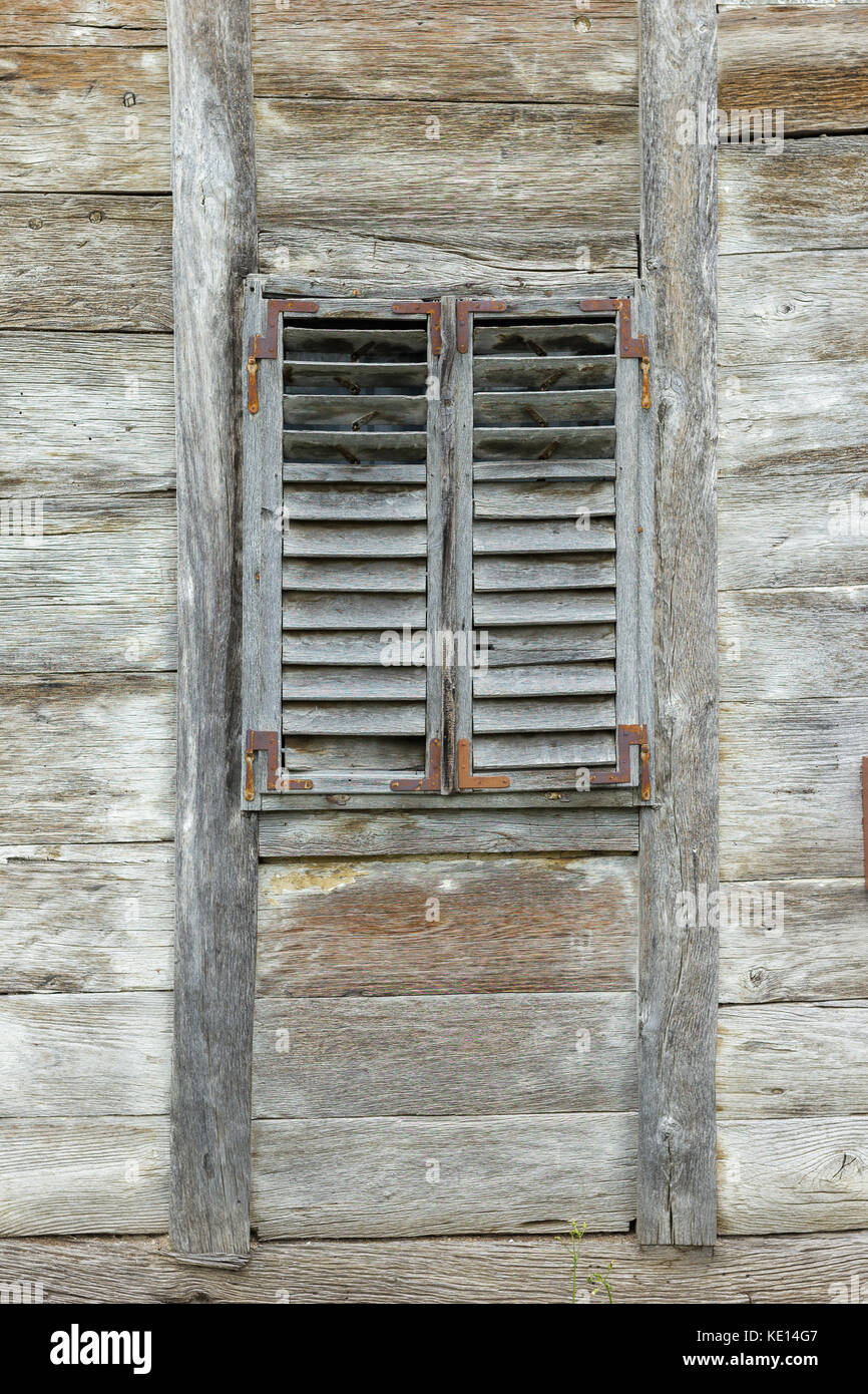 Window old house ancient hi-res stock photography and images - Alamy