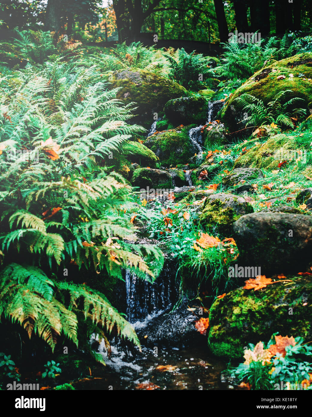 Small waterfall wallpaper hi-res stock photography and images - Alamy