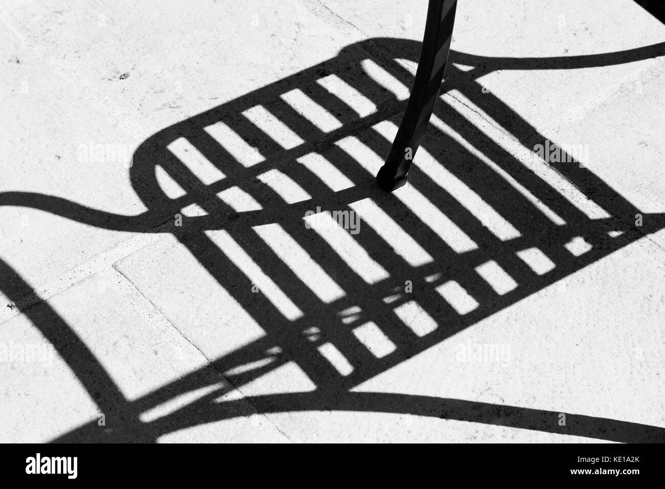 sun chair in perigean sunshine making patterns Stock Photo - Alamy